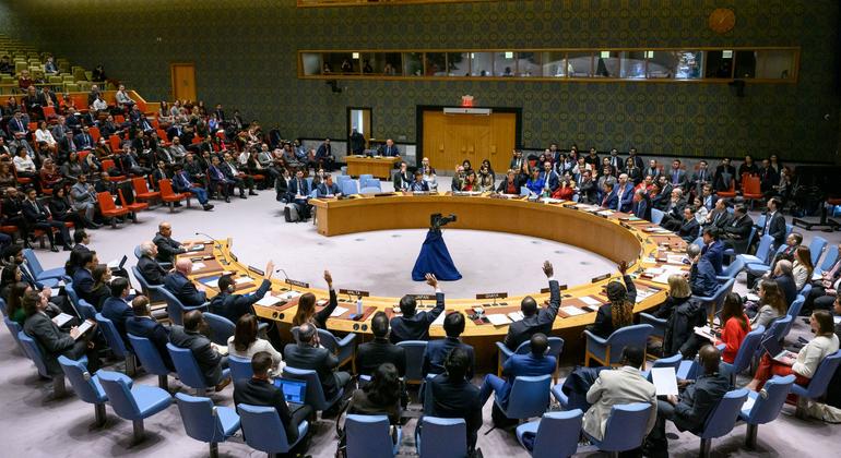 Security Council adopts key resolution on Gaza crisis; Russia, US abstain | UN News
